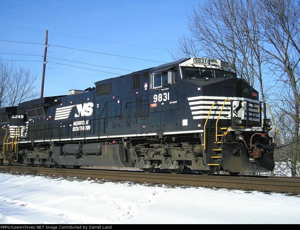 NS 9831 Southbound
